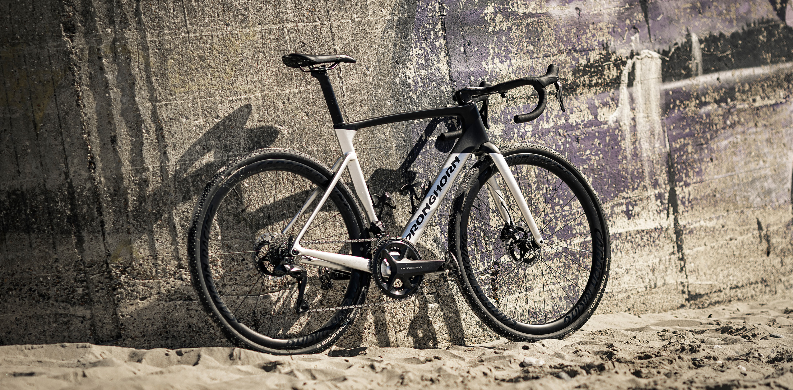 Road. Gravel. Crossover. Multi purpose sportscykel.